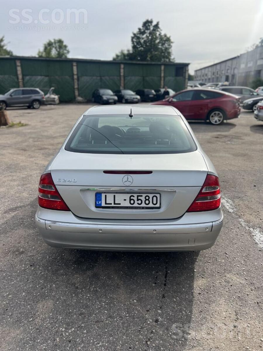 Pelēks Mercedes-Benz E 240 2002 Jūrmala, ar dzinēja tilpumu 2.40 L un nobraukumu 224 tūkst. km par 2350 €, foto 6 vietnē AUTOMOTO.COM.LV