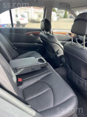 Pelēks Mercedes-Benz E 240 2002 Jūrmala, ar dzinēja tilpumu 2.40 L un nobraukumu 224 tūkst. km par 2350 €, foto 9 vietnē AUTOMOTO.COM.LV