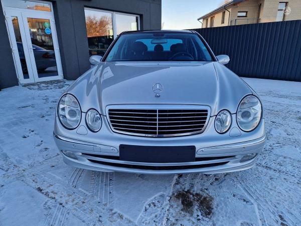 Grey Mercedes-Benz E 240 2003 in Kaunas, with an engine capacity of 2.60 L and mileage of 194 thousand km for 4300 €, photo 4 on AUTOMOTO.COM.LV