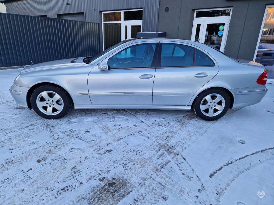 Pelēks Mercedes-Benz E 240 2003 Kauņa, ar dzinēja tilpumu 2.60 L un nobraukumu 194 tūkst. km par 4300 €, foto 7 vietnē AUTOMOTO.COM.LV