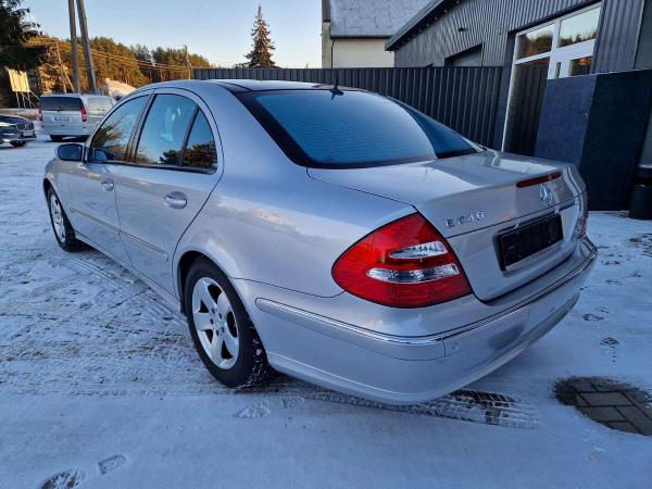Grey Mercedes-Benz E 240 2003 in Kaunas, with an engine capacity of 2.60 L and mileage of 194 thousand km for 4300 €, photo 9 on AUTOMOTO.COM.LV