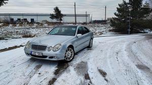 Pelēks Mercedes-Benz E 240 2004 Šilalė, ar dzinēja tilpumu 2.60 L un nobraukumu 263 tūkst. km par 3200 €, foto  vietnē AUTOMOTO.COM.LV
