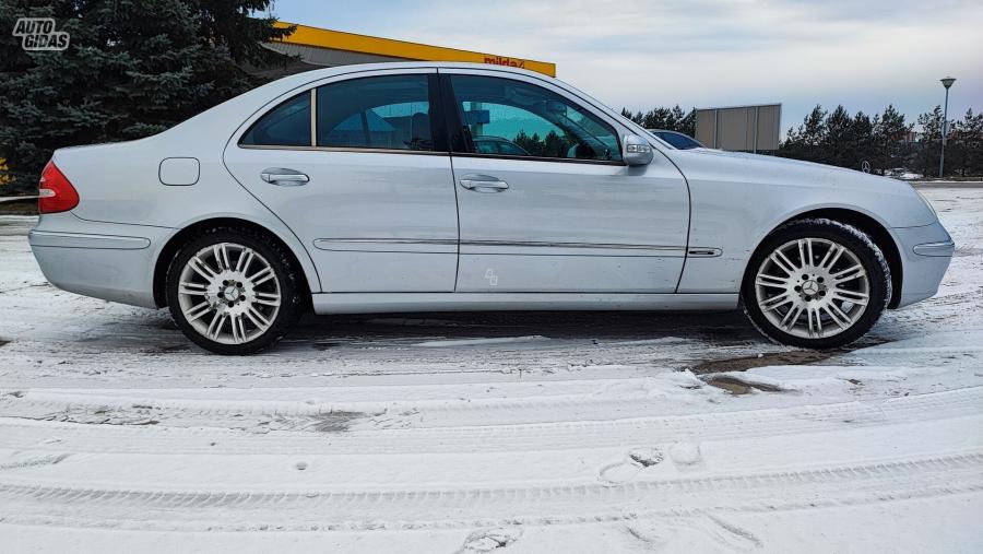 Grey Mercedes-Benz E 240 2004 in Silale, with an engine capacity of 2.60 L and mileage of 263 thousand km for 3200 €, photo 8 on AUTOMOTO.COM.LV