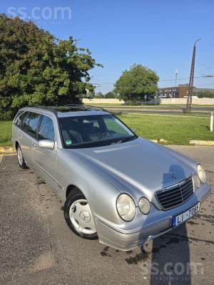 Grey Mercedes-Benz E 240 2001 in Riga, with an engine capacity of 2.60 L and mileage of 277 thousand km for 2190 €, photo  on AUTOMOTO.COM.LV