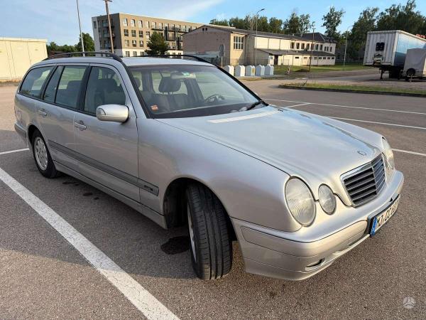 Серый Мерседес E 240 2002 в Пренай, объемом двигателя 2.60 л и пробегом 294 тыс. км за 2100 €, фото 3 на AUTOMOTO.COM.LV