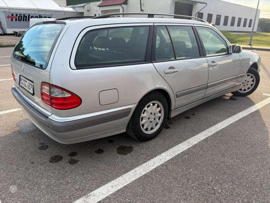 Серый Мерседес E 240 2002 в Пренай, объемом двигателя 2.60 л и пробегом 294 тыс. км за 2100 €, фото 6 на AUTOMOTO.COM.LV