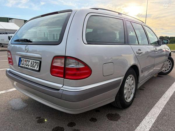 Серый Мерседес E 240 2002 в Пренай, объемом двигателя 2.60 л и пробегом 294 тыс. км за 2100 €, фото 9 на AUTOMOTO.COM.LV