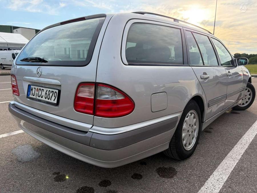 Серый Мерседес E 240 2002 в Пренай, объемом двигателя 2.60 л и пробегом 294 тыс. км за 2100 €, фото 10 на AUTOMOTO.COM.LV