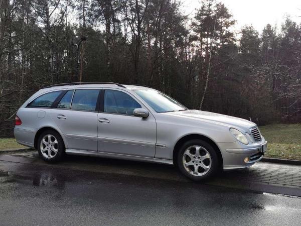 Grey Mercedes-Benz E 240 2003 in Vilnius, with an engine capacity of 2.60 L and mileage of 300 thousand km for 1650 €, photo 2 on AUTOMOTO.COM.LV