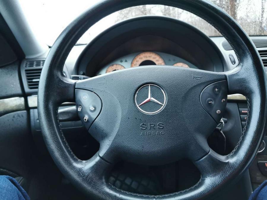 Pelēks Mercedes-Benz E 240 2003 Viļņa, ar dzinēja tilpumu 2.60 L un nobraukumu 300 tūkst. km par 1650 €, foto 27 vietnē AUTOMOTO.COM.LV