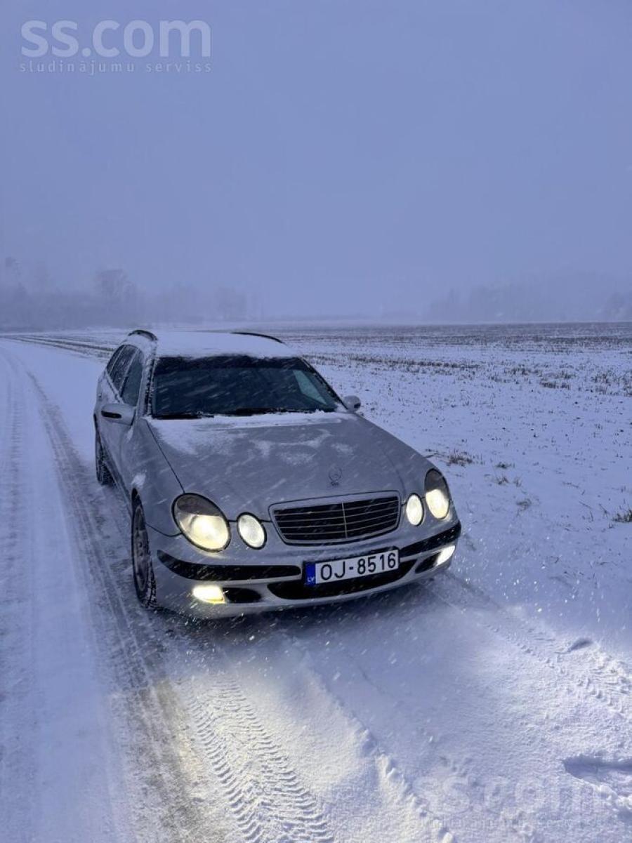 Серый Мерседес E 240 2004 в Рига, объемом двигателя 2.60 л и пробегом 430 тыс. км за 1800 €, фото 1 на AUTOMOTO.COM.LV