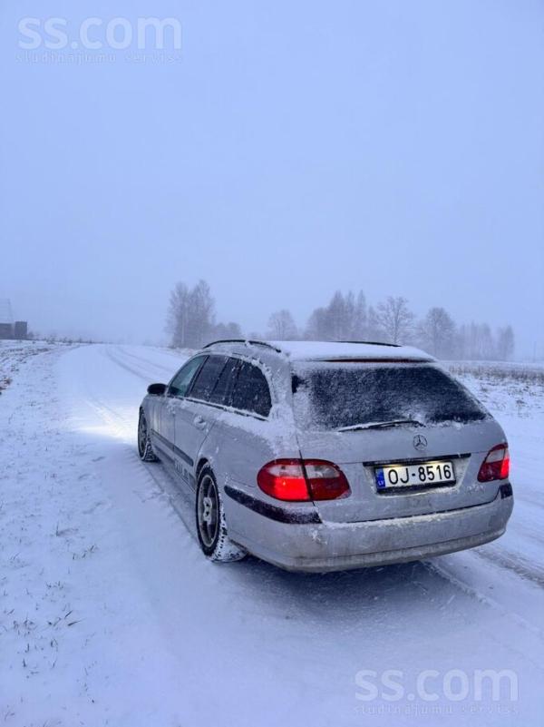 Серый Мерседес E 240 2004 в Рига, объемом двигателя 2.60 л и пробегом 430 тыс. км за 1800 €, фото 5 на AUTOMOTO.COM.LV