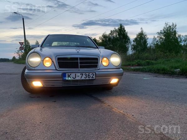 Мерседес E 240 1999 в Рига, объемом двигателя 2.40 л и пробегом 220 тыс. км за 1200 €, фото 2 на AUTOMOTO.COM.LV