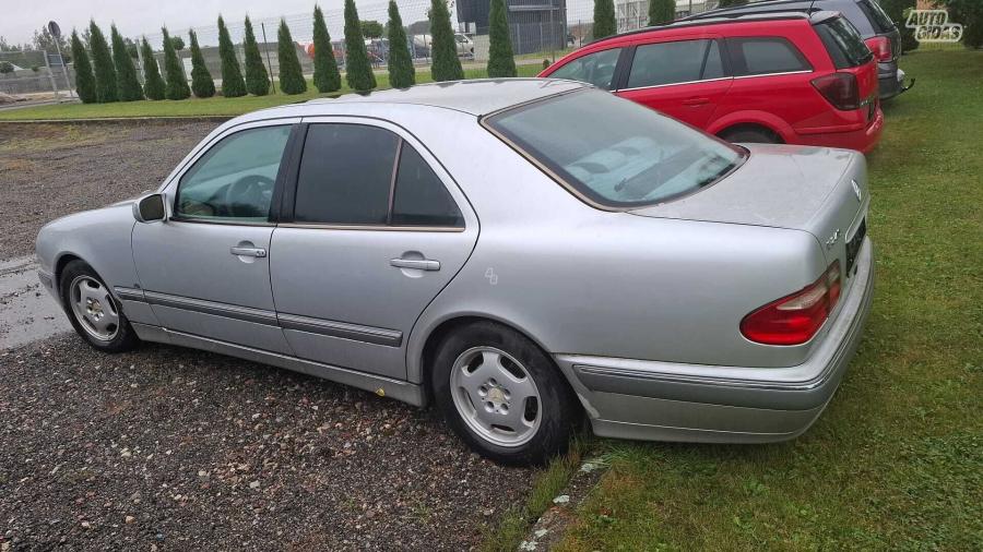 Мерседес E 240 2001 в Вилкавишкис, объемом двигателя 2.60 л и пробегом 173 тыс. км за 1600 €, фото 14 на AUTOMOTO.COM.LV