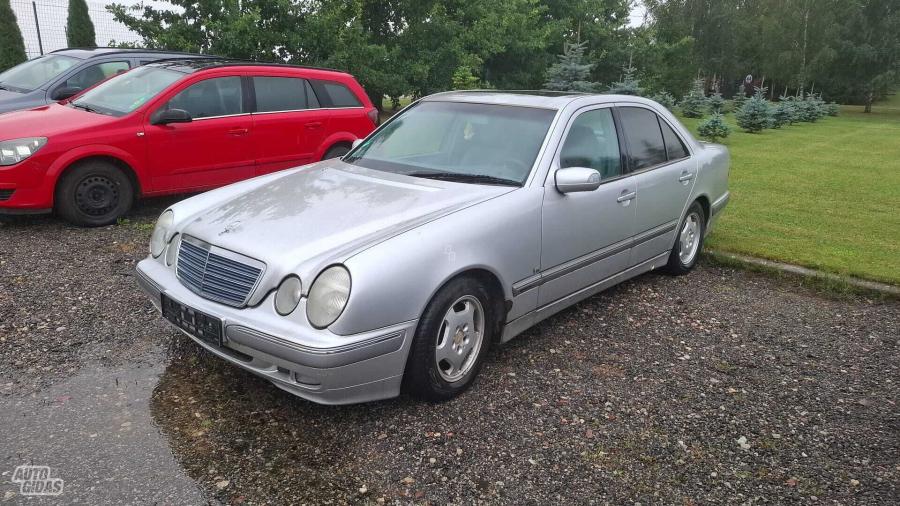 Мерседес E 240 2001 в Вилкавишкис, объемом двигателя 2.60 л и пробегом 173 тыс. км за 1600 €, фото 15 на AUTOMOTO.COM.LV