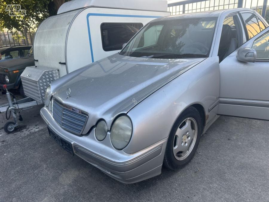 Мерседес E 240 2001 в Вилкавишкис, объемом двигателя 2.60 л и пробегом 173 тыс. км за 1600 €, фото 17 на AUTOMOTO.COM.LV