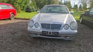 Mercedes-Benz E 240 2001 in Vilkaviskis, with an engine capacity of 2.60 L and mileage of 173 thousand km for 1600 €, photo 10 on AUTOMOTO.COM.LV