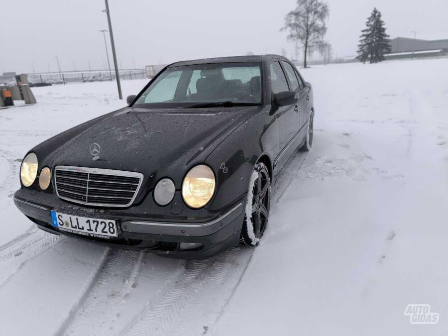 Мерседес E 240 2002 в Мариямполе, объемом двигателя 2.40 л и пробегом 107 тыс. км за 4400 €, фото 3 на AUTOMOTO.COM.LV