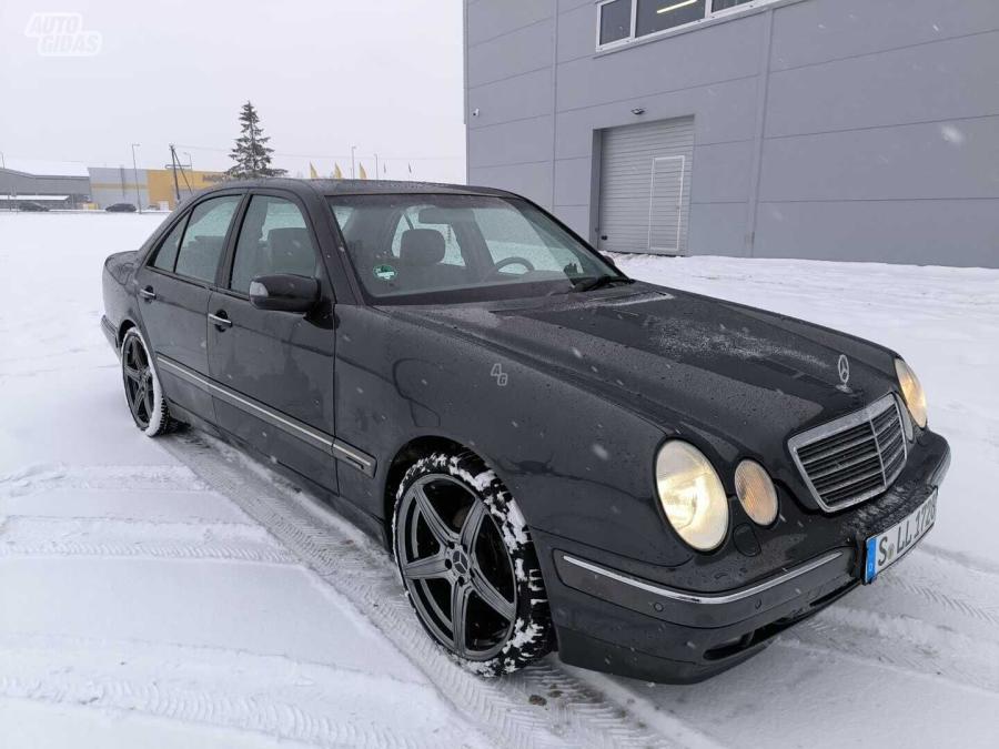 Мерседес E 240 2002 в Мариямполе, объемом двигателя 2.40 л и пробегом 107 тыс. км за 4400 €, фото 4 на AUTOMOTO.COM.LV