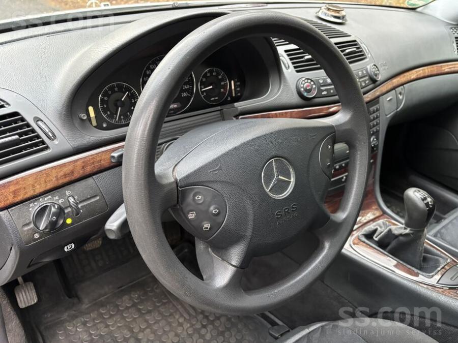 Mercedes-Benz E 240 2003 in Riga, with an engine capacity of 2.60 L and mileage of 167 thousand km for 2180 €, photo 13 on AUTOMOTO.COM.LV