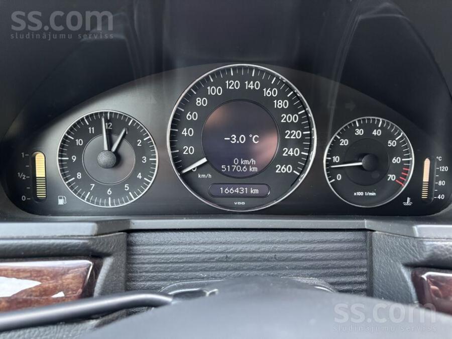 Mercedes-Benz E 240 2003 in Riga, with an engine capacity of 2.60 L and mileage of 167 thousand km for 2180 €, photo 16 on AUTOMOTO.COM.LV