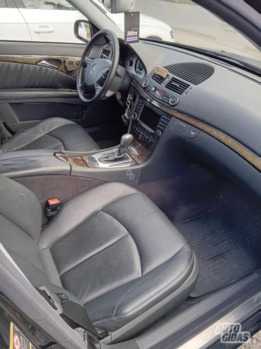 Mercedes-Benz E 240 2004 in Kelme, with an engine capacity of 2.60 L and mileage of 312 thousand km for 4200 €, photo 12 on AUTOMOTO.COM.LV