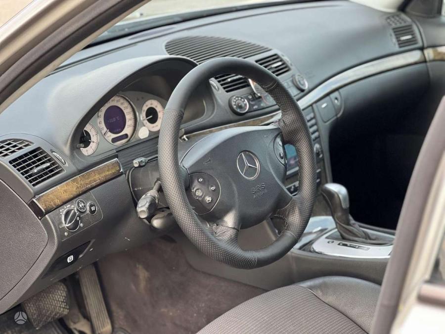 Мерседес E 240 2004 в Вильнюс, объемом двигателя 2.59 л и пробегом 395 тыс. км за 2300 €, фото 21 на AUTOMOTO.COM.LV