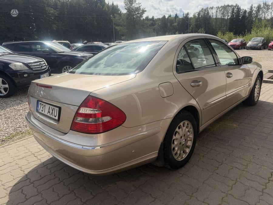 Белый Мерседес E 240 2002 в Выру, объемом двигателя 2.60 л и пробегом 323 тыс. км за 3400 €, фото 4 на AUTOMOTO.COM.LV