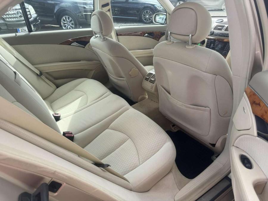 Белый Мерседес E 240 2002 в Выру, объемом двигателя 2.60 л и пробегом 323 тыс. км за 3400 €, фото 9 на AUTOMOTO.COM.LV