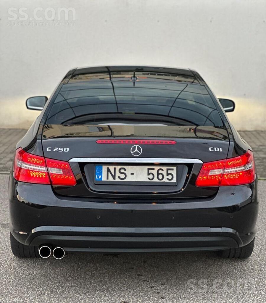 Black Mercedes-Benz e-250 2009 in Riga, with an engine capacity of 2.20 L and mileage of 293 thousand km for 7850 €, photo 5 on AUTOMOTO.COM.LV