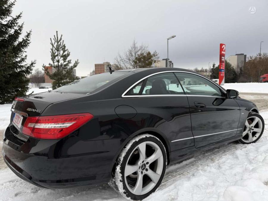 Melns Mercedes-Benz e-250 2009 Kauņa, ar dzinēja tilpumu 2.14 L un nobraukumu 291 tūkst. km par 7000 €, foto 20 vietnē AUTOMOTO.COM.LV