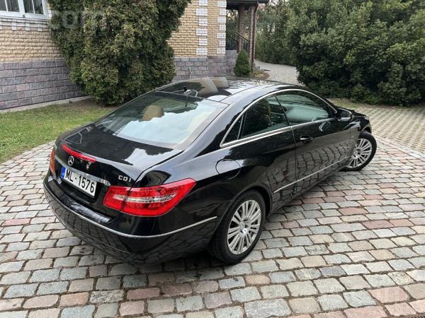 Black Mercedes-Benz e-250 2009 in Riga, with an engine capacity of 2.20 L and mileage of 300 thousand km for 9400 €, photo 4 on AUTOMOTO.COM.LV