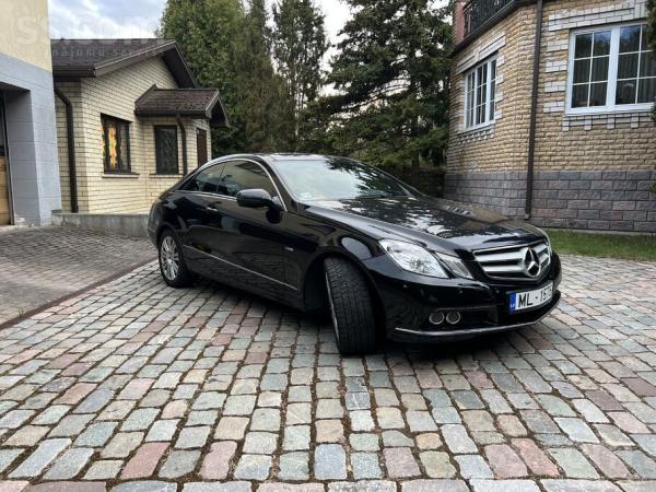 Black Mercedes-Benz e-250 2009 in Riga, with an engine capacity of 2.20 L and mileage of 300 thousand km for 9400 €, photo 5 on AUTOMOTO.COM.LV