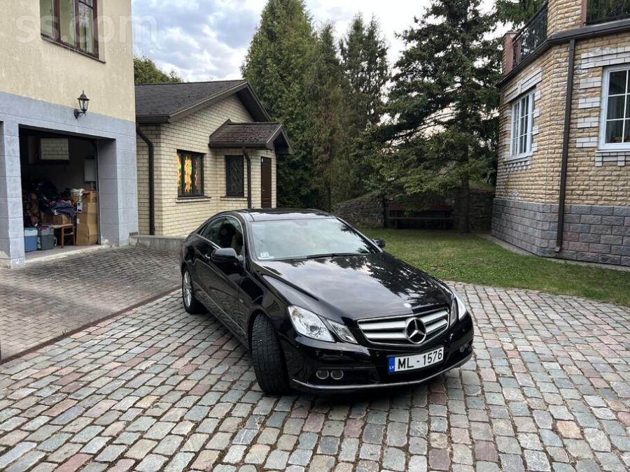 Melns Mercedes-Benz e-250 2009 Rīga, ar dzinēja tilpumu 2.20 L un nobraukumu 300 tūkst. km par 9400 €, foto 7 vietnē AUTOMOTO.COM.LV