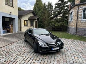 Melns Mercedes-Benz e-250 2009 Rīga, ar dzinēja tilpumu 2.20 L un nobraukumu 300 tūkst. km par 9400 €, foto 8 vietnē AUTOMOTO.COM.LV