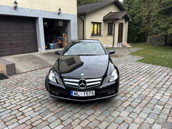 Melns Mercedes-Benz e-250 2009 Rīga, ar dzinēja tilpumu 2.20 L un nobraukumu 300 tūkst. km par 9400 €, foto 9 vietnē AUTOMOTO.COM.LV