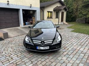 Melns Mercedes-Benz e-250 2009 Rīga, ar dzinēja tilpumu 2.20 L un nobraukumu 300 tūkst. km par 9400 €, foto 9 vietnē AUTOMOTO.COM.LV