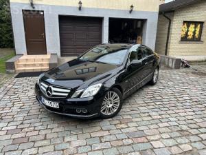 Melns Mercedes-Benz e-250 2009 Rīga, ar dzinēja tilpumu 2.20 L un nobraukumu 300 tūkst. km par 9400 €, foto 10 vietnē AUTOMOTO.COM.LV