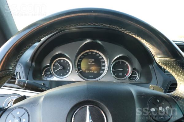 Черный Мерседес E 250 2009 в Лиепая, объемом двигателя 2.20 л и пробегом 345 тыс. км за 8995 €, фото 10 на AUTOMOTO.COM.LV
