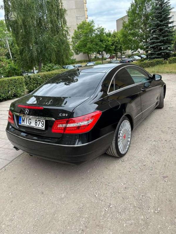 Melns Mercedes-Benz e-250 2009 Kauņa, ar dzinēja tilpumu 2.14 L un nobraukumu 406 tūkst. km par 8000 €, foto 2 vietnē AUTOMOTO.COM.LV