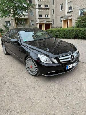 Melns Mercedes-Benz e-250 2009 Kauņa, ar dzinēja tilpumu 2.14 L un nobraukumu 406 tūkst. km par 8000 €, foto 4 vietnē AUTOMOTO.COM.LV