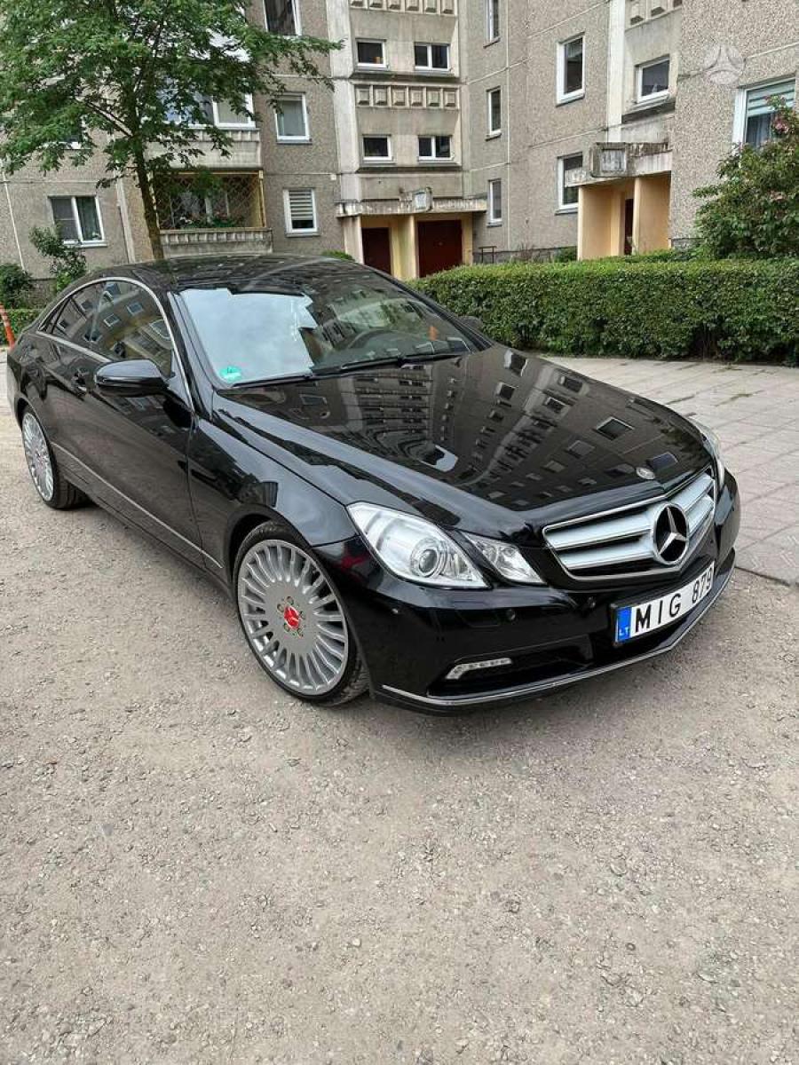 Melns Mercedes-Benz e-250 2009 Kauņa, ar dzinēja tilpumu 2.14 L un nobraukumu 406 tūkst. km par 8000 €, foto 4 vietnē AUTOMOTO.COM.LV