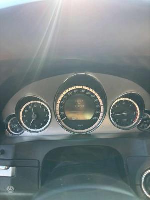 Melns Mercedes-Benz e-250 2010 Kauņa, ar dzinēja tilpumu 2.14 L un nobraukumu 318 tūkst. km par 7500 €, foto 7 vietnē AUTOMOTO.COM.LV