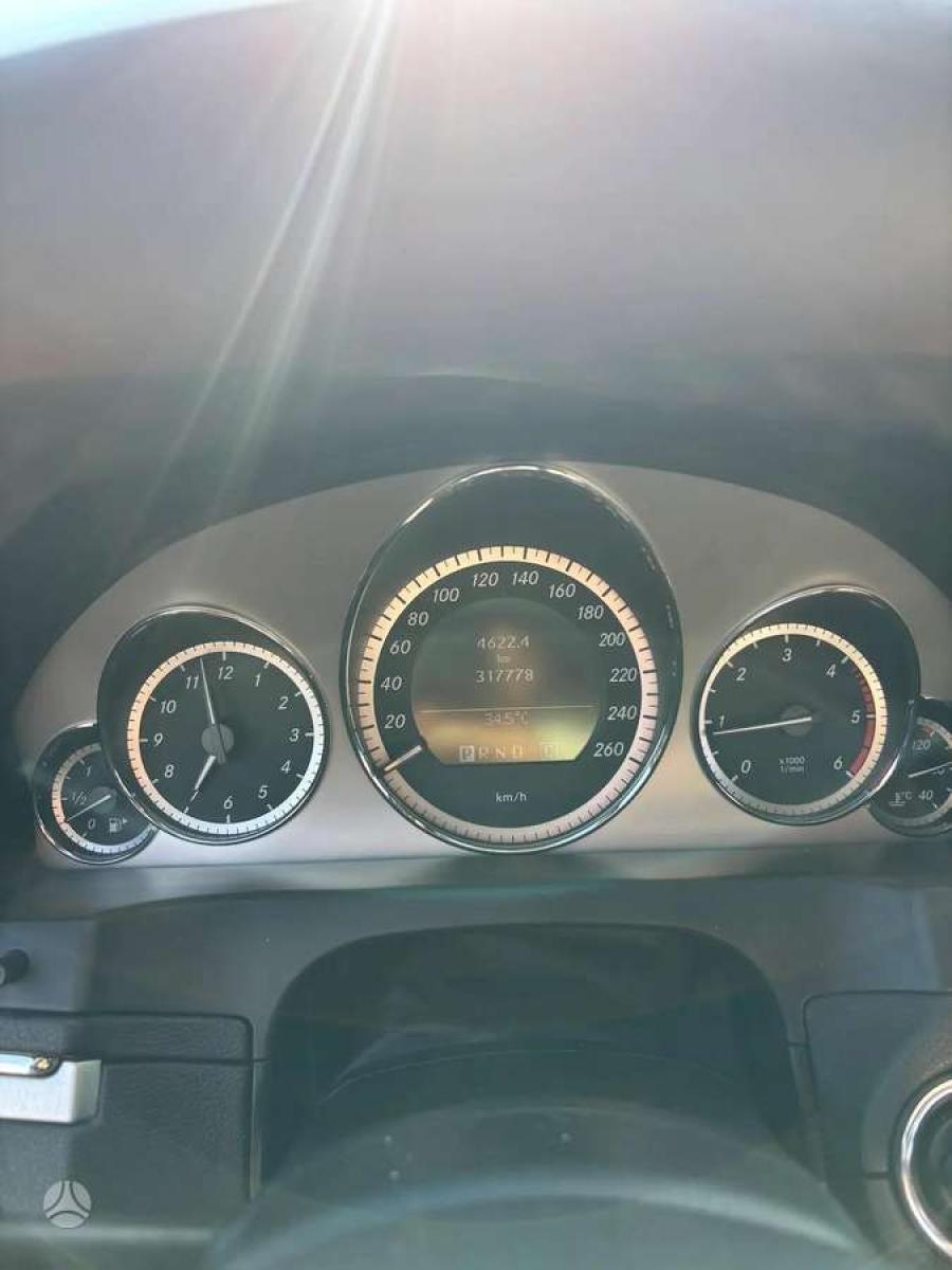 Melns Mercedes-Benz e-250 2010 Kauņa, ar dzinēja tilpumu 2.14 L un nobraukumu 318 tūkst. km par 7500 €, foto 7 vietnē AUTOMOTO.COM.LV