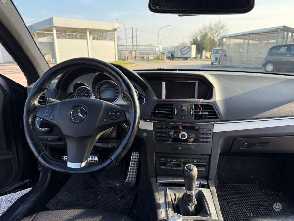 Black Mercedes-Benz e-250 2011 in Kaunas, with an engine capacity of 2.14 L and mileage of 192 thousand km for 6800 €, photo 11 on AUTOMOTO.COM.LV