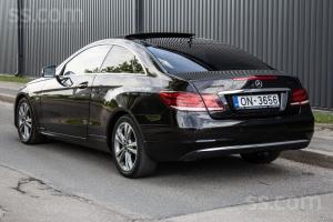 Черный Мерседес E 250 2015 в Рига, объемом двигателя 2.20 л и пробегом 231 тыс. км за 14990 €, фото 4 на AUTOMOTO.COM.LV