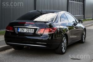 Черный Мерседес E 250 2015 в Рига, объемом двигателя 2.20 л и пробегом 231 тыс. км за 14990 €, фото 5 на AUTOMOTO.COM.LV
