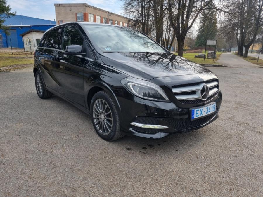 Черный Мерседес E 250 2016 в Рига, объемом двигателя 2.00 л и пробегом 117 тыс. км за 11900 €, фото 4 на AUTOMOTO.COM.LV