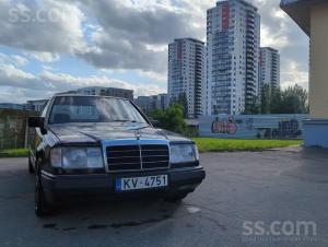Black Mercedes-Benz e-250 1993 in Riga, with an engine capacity of 2.50 L and mileage of 301 thousand km for 2200 €, photo 2 on AUTOMOTO.COM.LV