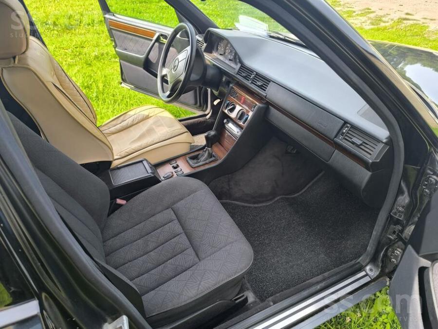 Black Mercedes-Benz e-250 1995 in Balvi, with an engine capacity of 2.50 L and mileage of 321 thousand km for 2990 €, photo 9 on AUTOMOTO.COM.LV